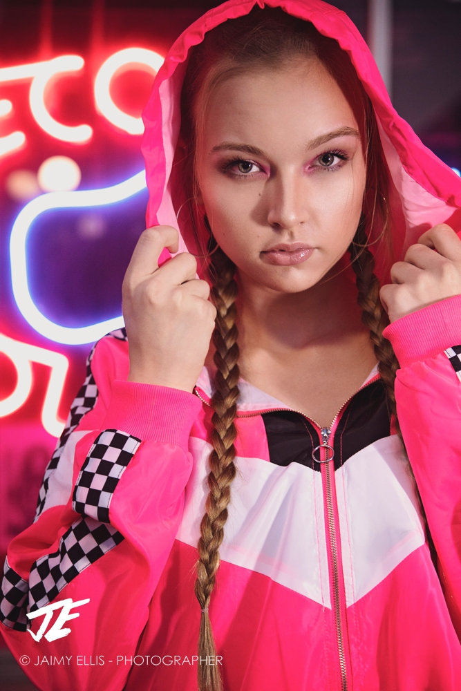 NIGHT LIGHTS - JE Influencer Team Shoot - Jaimy Ellis