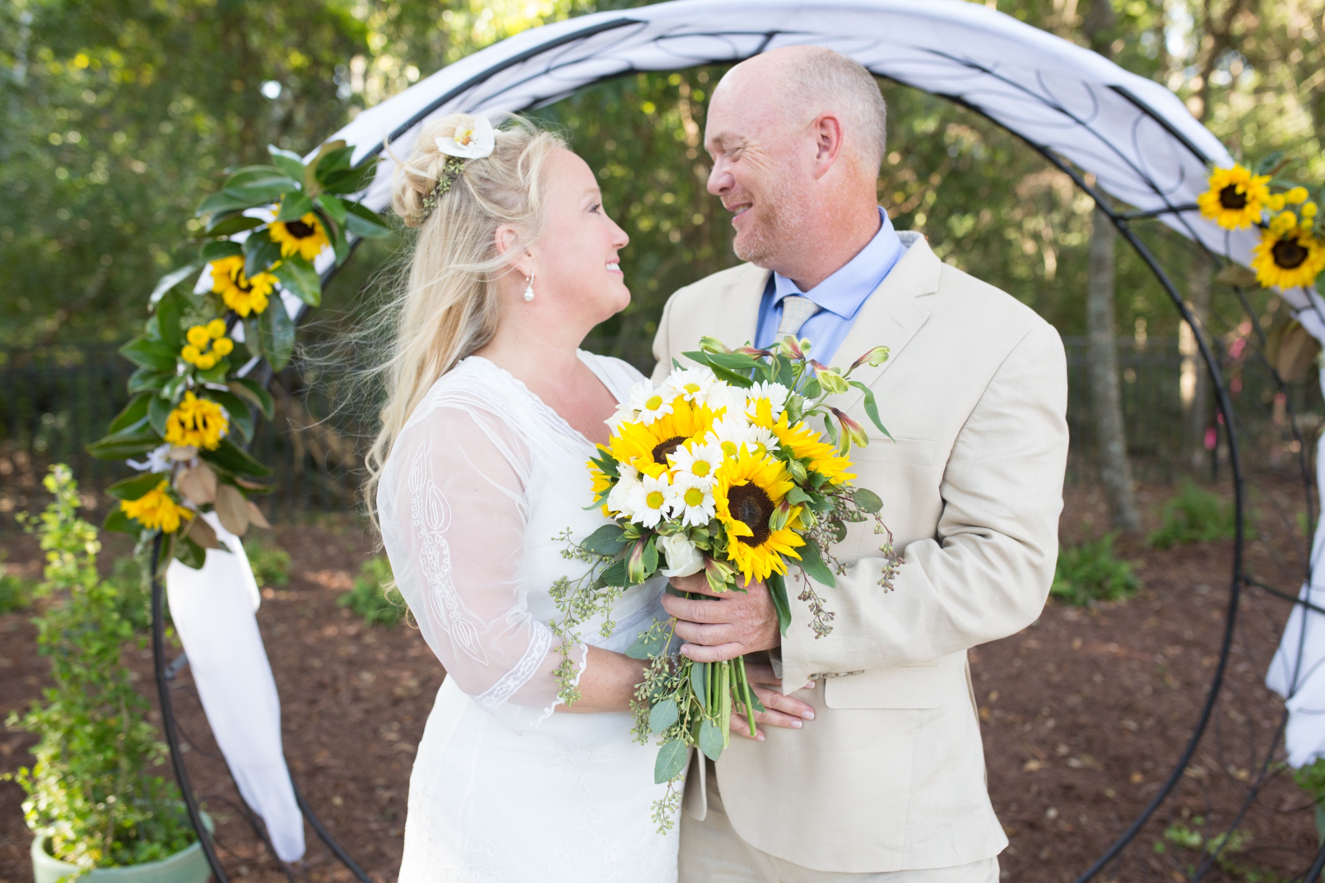 Christine and Travis Backyard Wedding - Jenn Cady Photography