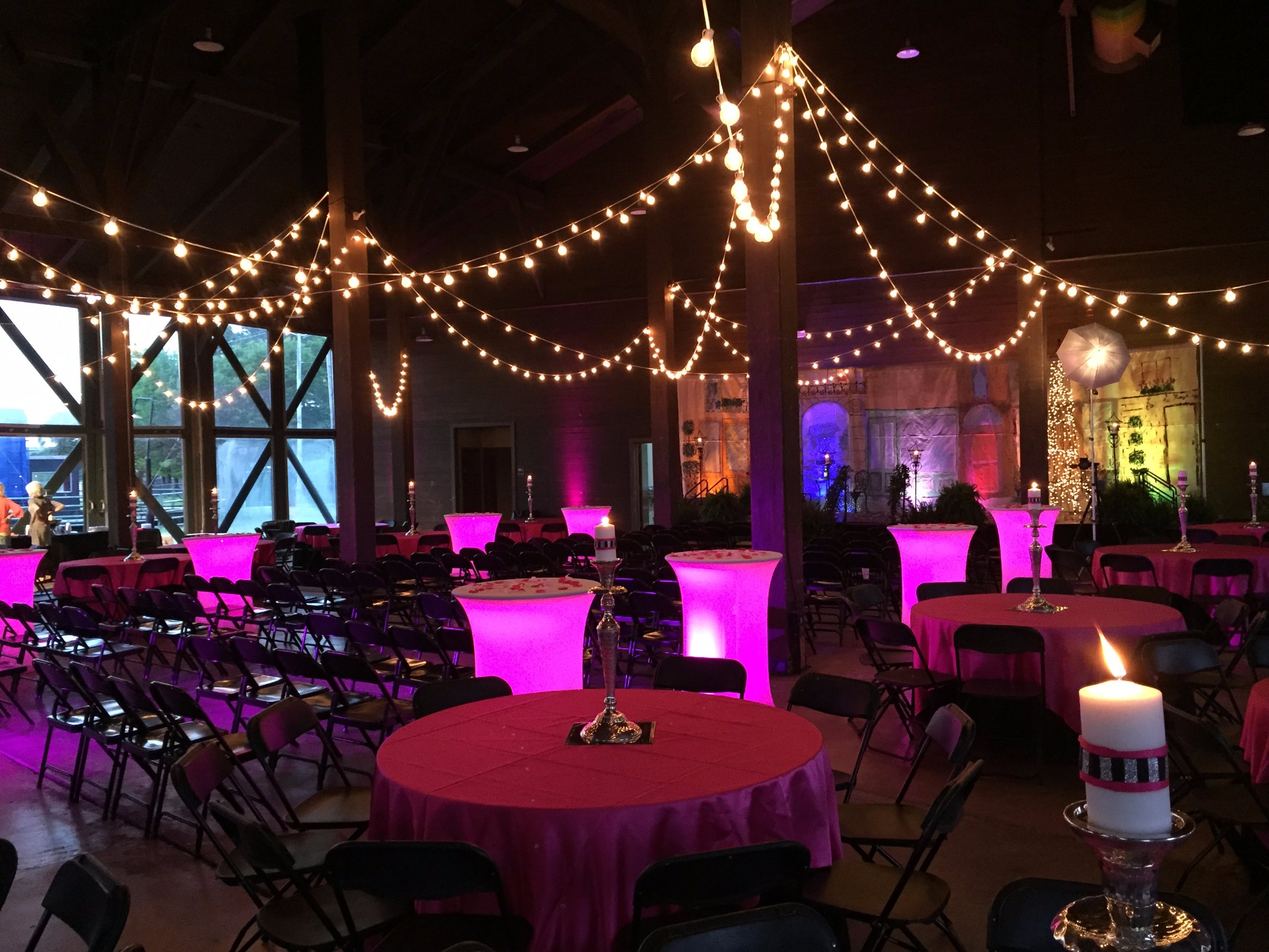 Metropolitan's Illuminated Cocktail Tables Can Add A Fun Touch To ...