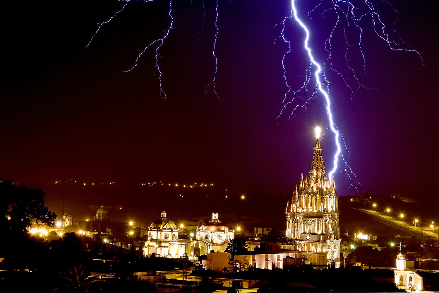 Capturing lightning at night - Jim Zuckerman photography & photo tours