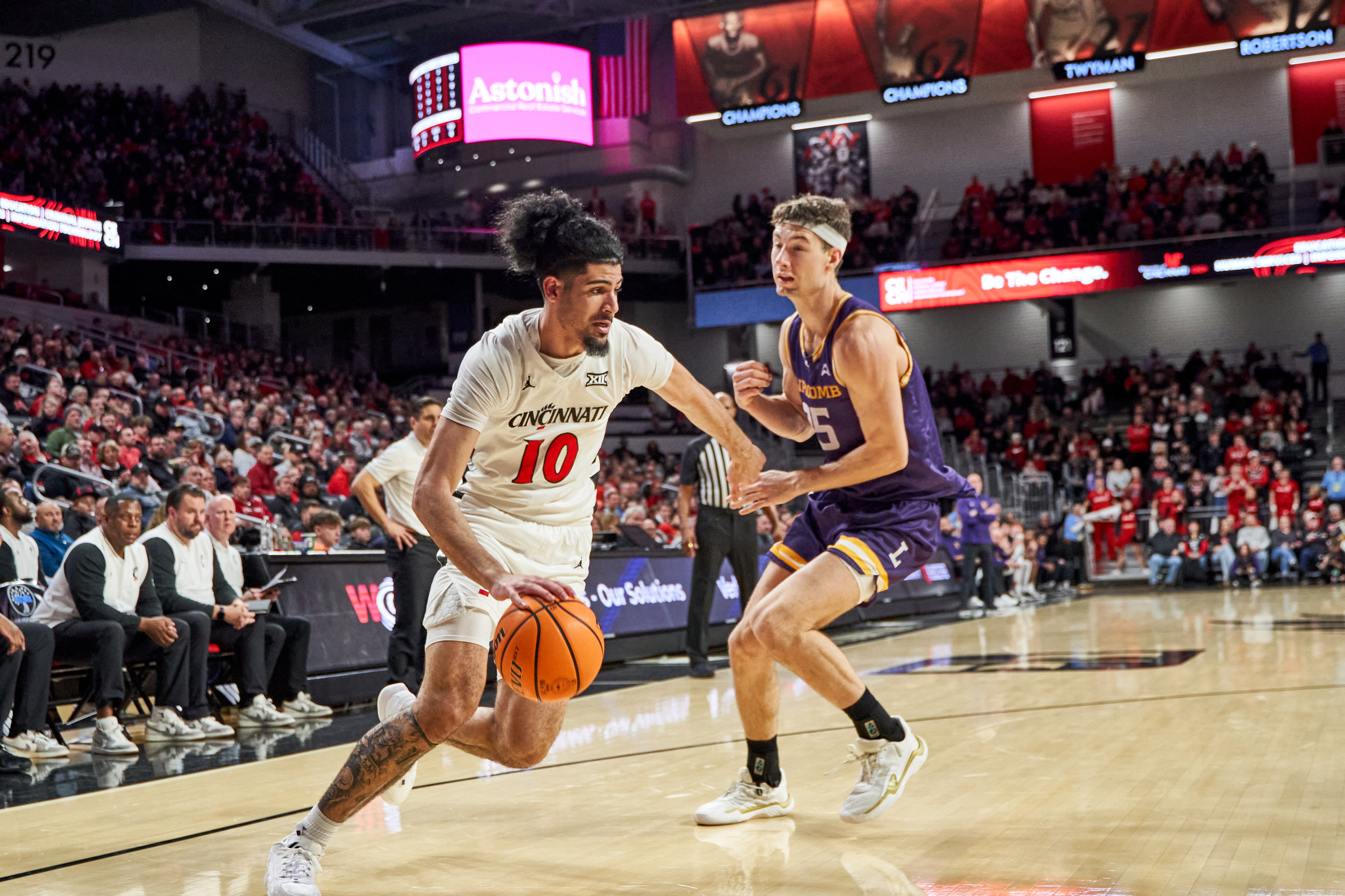 Cincinnati Bearcats Cruise Past Lipscomb 89–62 at Fifth Third Arena ...