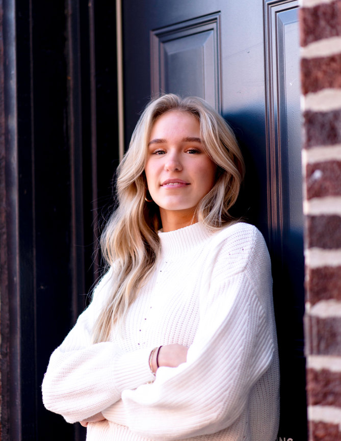 SENIOR CITY SCAPE PORTRAITS - Mary Kerr-Grant Photography