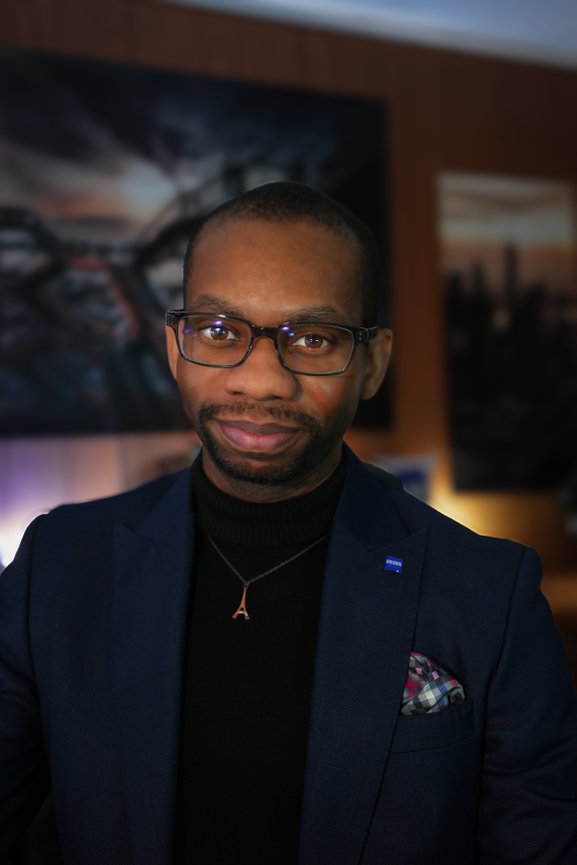 ABOUT - Professor Hines - ZEISS Ambassador, Adobe & Sony Partner