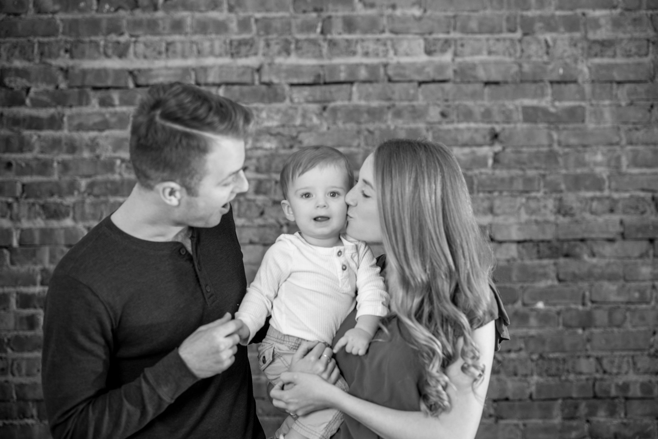 Why Winter is the Perfect Time for Family Portraits - Martina Magnusson
