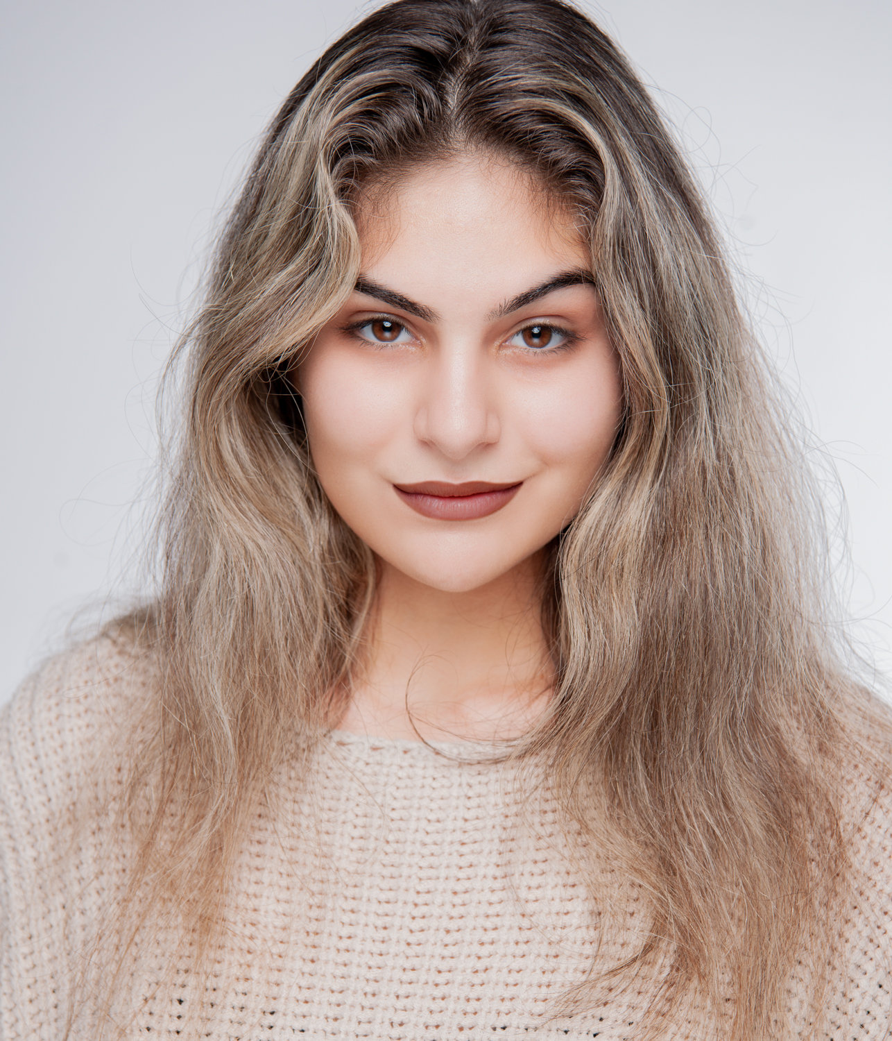 Women: 18-29 - Red Models & Talent