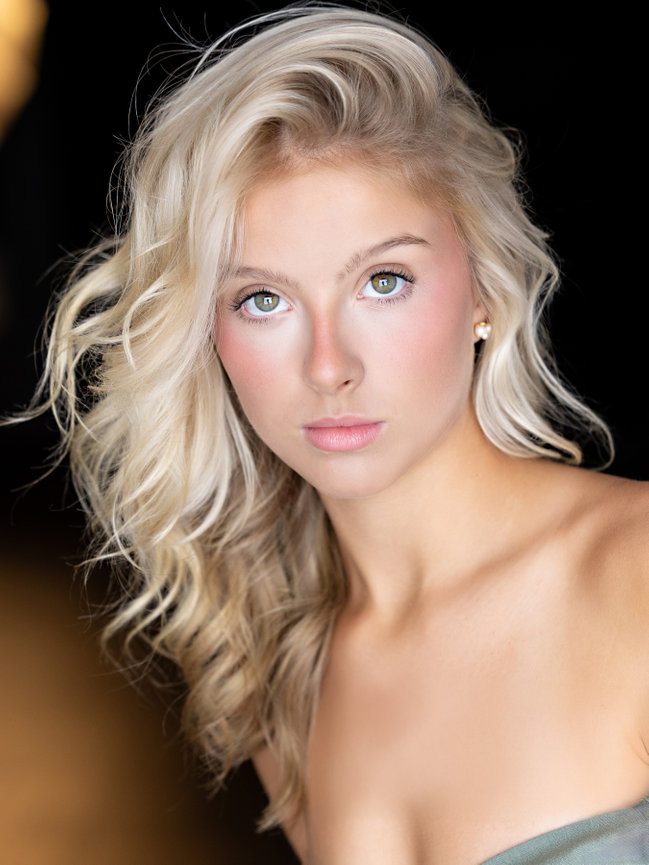 Grace Nelson - Red Models & Talent