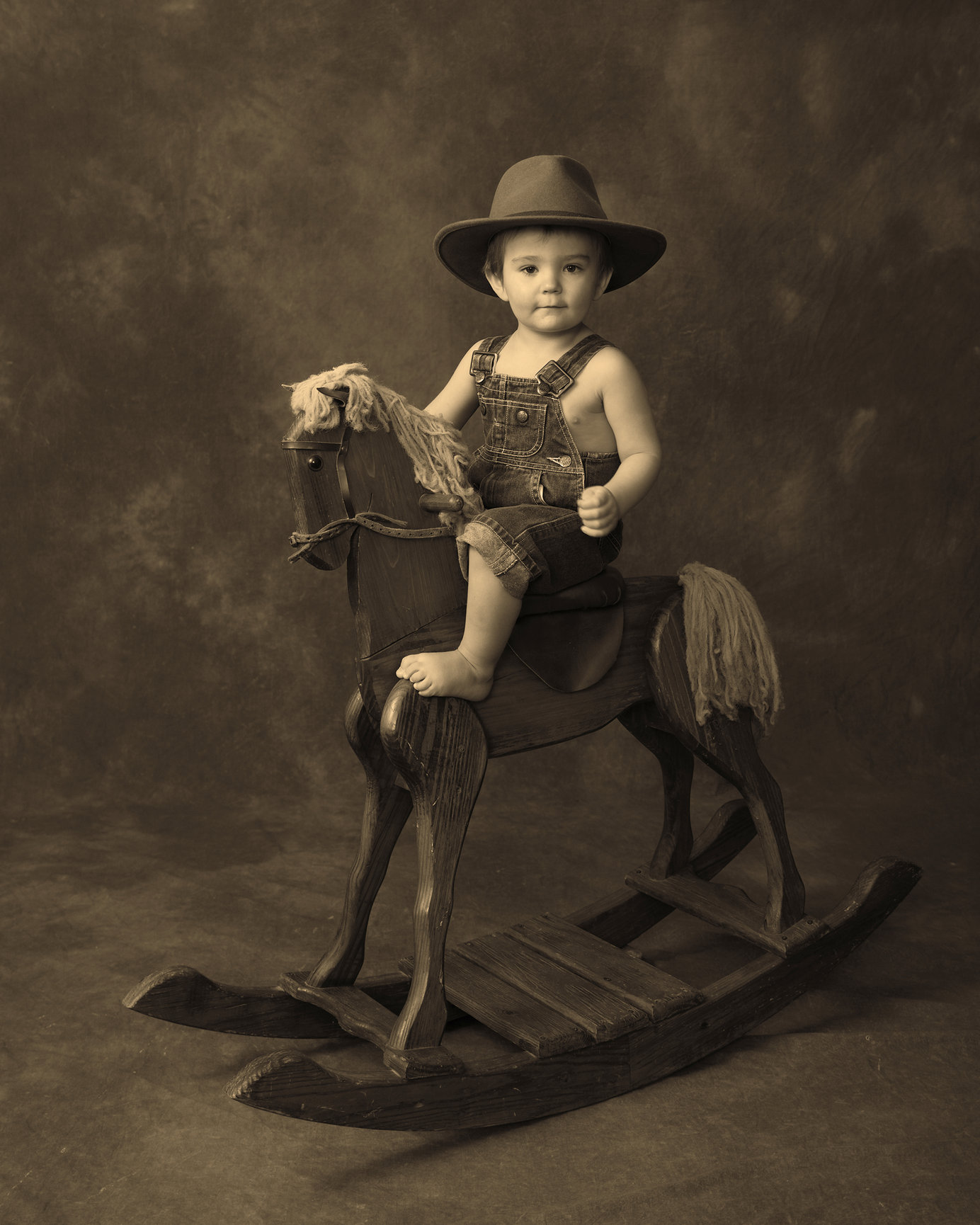 HOME - Bonnie & Clyde's Old Time Photo's