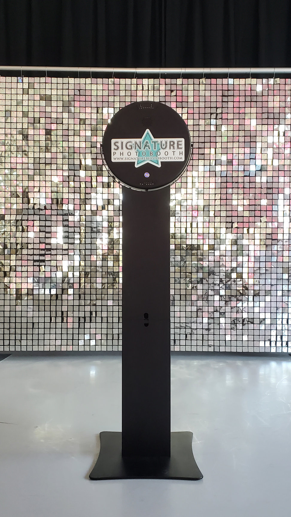 Budget Booth - Signature Photo Booth Rentals Cincinnati - Dayton ...