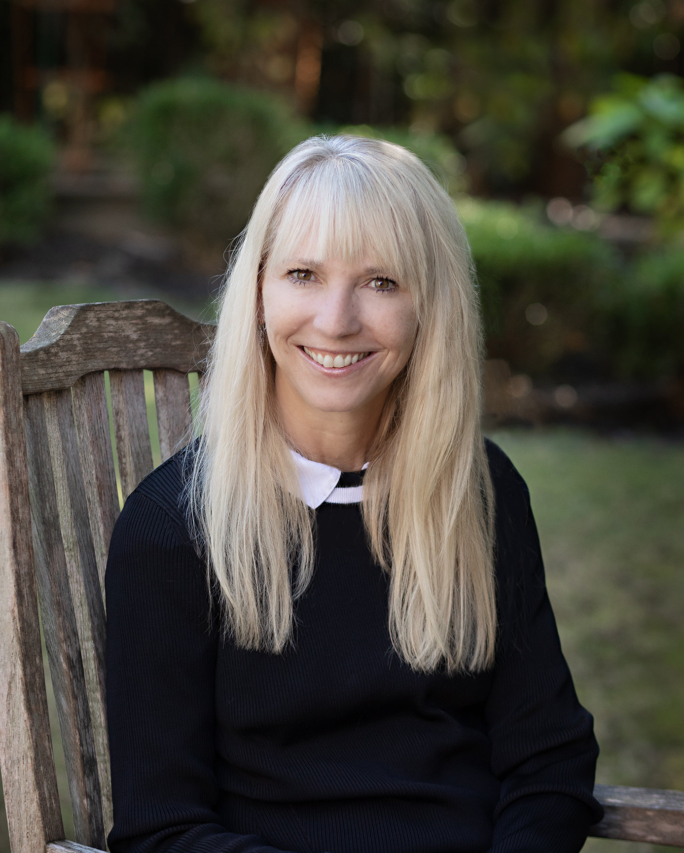 Contact Us - April Special Headshots - Lisa Hill Photography