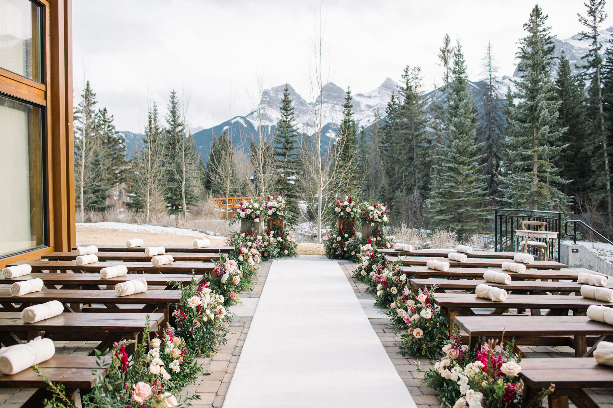 Outdoor Winter Wedding at The Malcolm Hotel Canmore